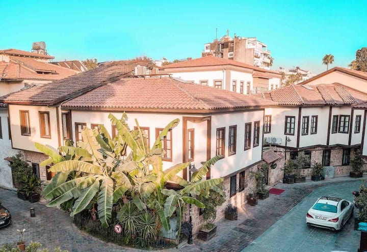 Bahçe Ve Havuz Manzaralı (1+1) Apart - Turkey