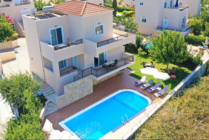Selini Villa With Private Pool, (5 Min From Beach) - Greece