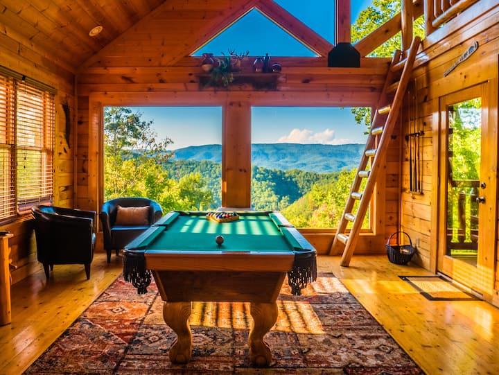 Breathtaking Views, Hot Tub, Pool, Arcade - Townsend, TN