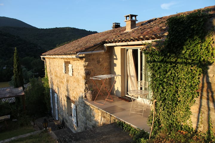 Mémé Au Ventoux, Maison De Pierres Et De Charme - Savoillan