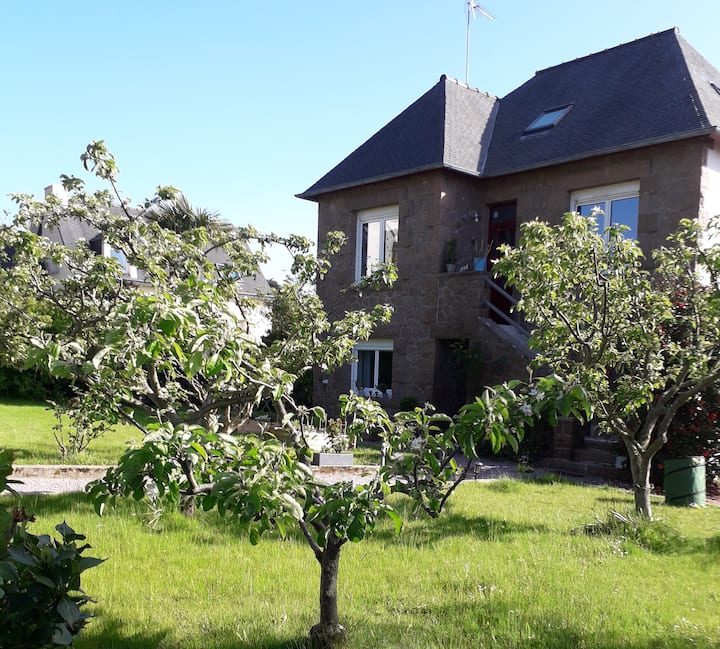 Perros Guirec,  Proche Plages Et Ploumanach - Perros-Guirec