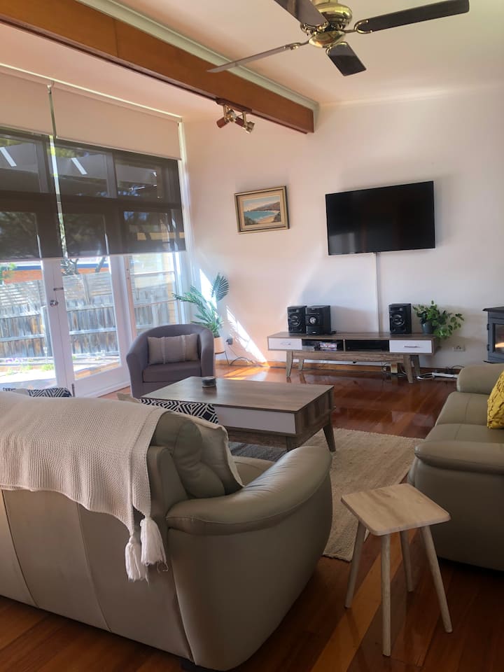 Anglesea Retro Beach House - Great Ocean Road