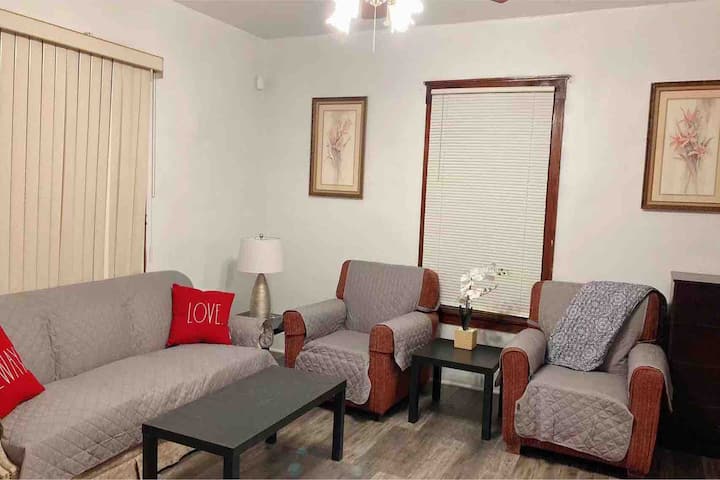 A Cozy Small Home - Springfield, IL