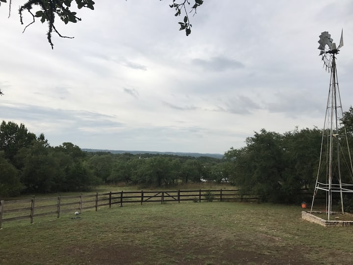 2 Bedroom Guest House In Texas Hill Country Estate - Dripping Springs, TX