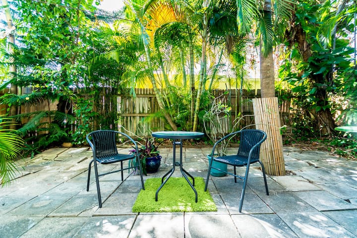 The Blue Orchid - Fort Lauderdale