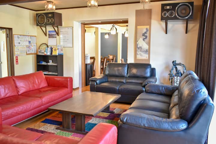 Mojo Lodge: Double Room With Private Bathroom - Hakuba