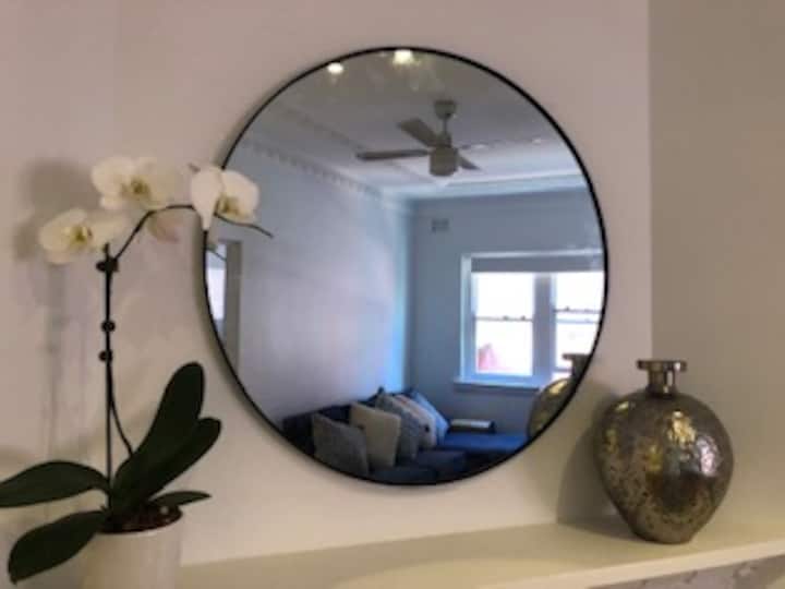 Cosy,  2 Bedroom Apartment In Buzzy Bondi. - Bondi Beach