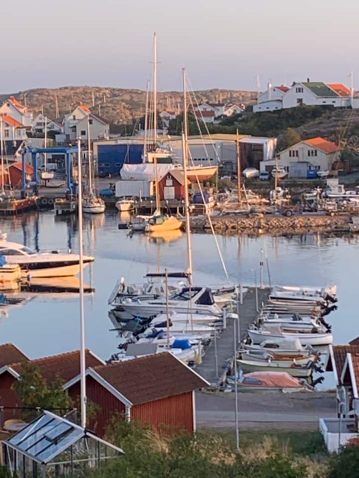 Havsnära Lägenhet I Kungshamn - Hunnebostrand