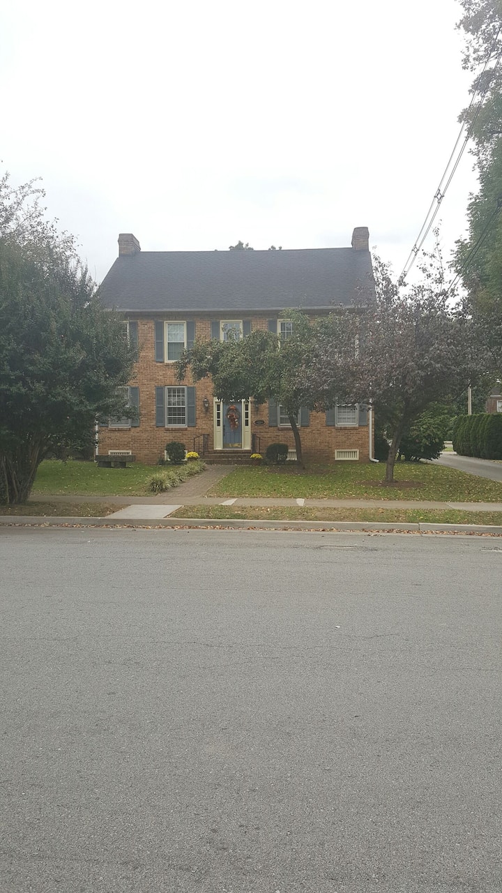 The Bourbon Bungalow - Bardstown, KY