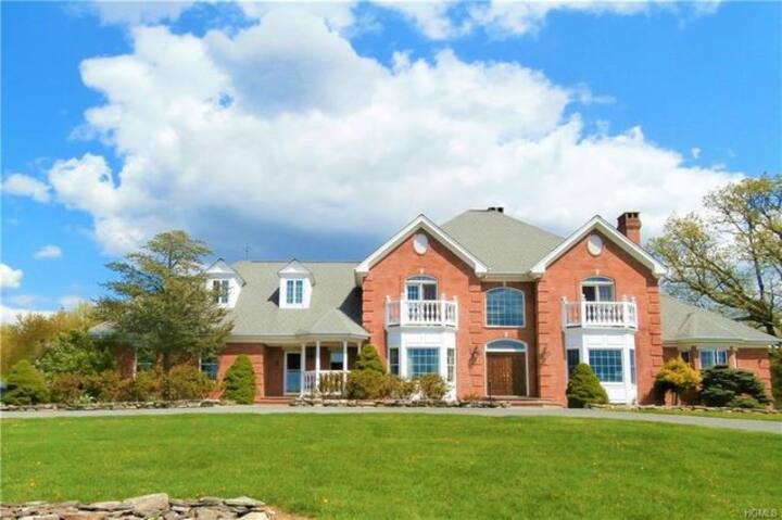 Dream Farmhouse - Goshen, NY