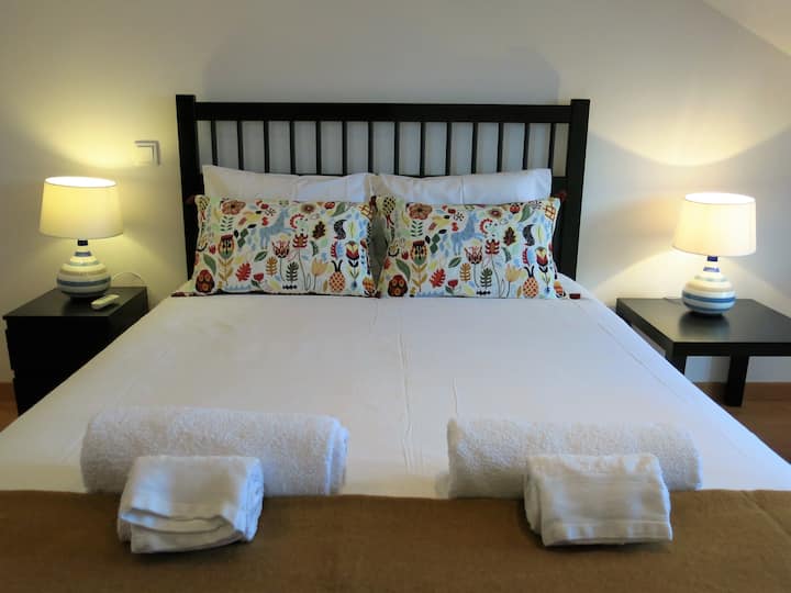 Bright And Spacious -- Front River View - Lisbon