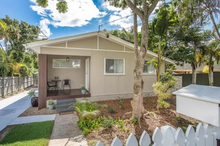 Coastal Cottage - Redcliffe