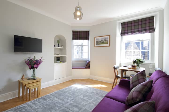Beautiful Old Town Flat Just Off The Royal Mile - Edinburg