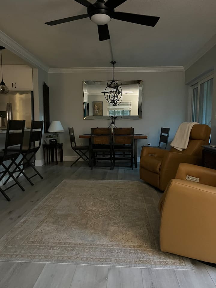 Beautiful Condo Located Near Daytona Beach &Disney - Deltona, FL