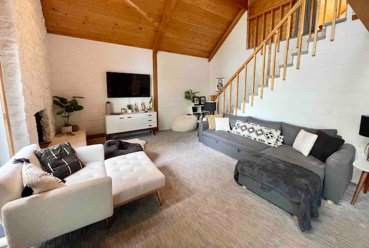 Lake Pentwater Family Vacation Home - Pentwater, MI