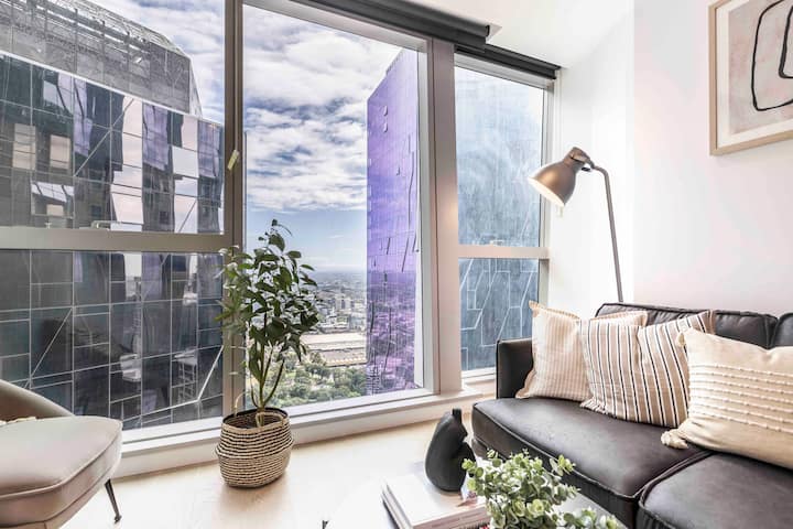 60th Floor Urban Serenade W/ Sauna, Pool & Gym - Melbourne