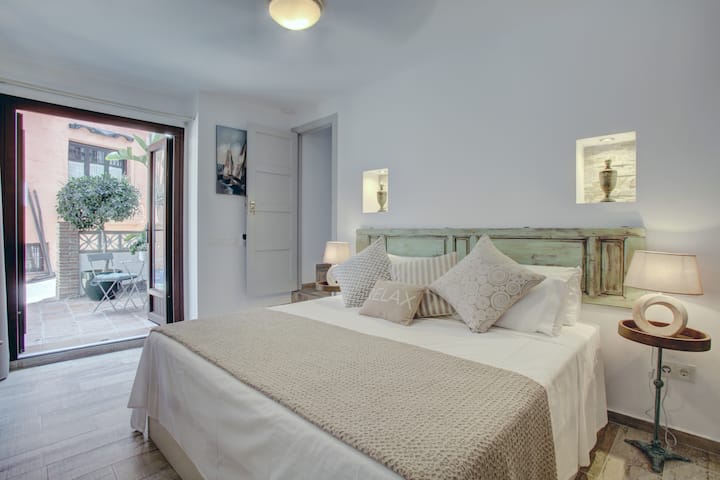 'Casa Ella' Tarifa Room ,Luxury Boutique B&b - Benahavís
