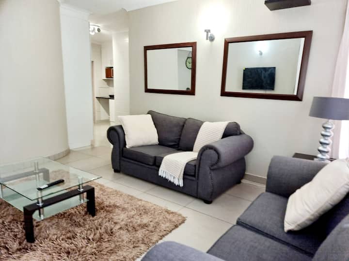 Guesthouse@church #2 •Jhb North • Upmarket Unit• - Randburg