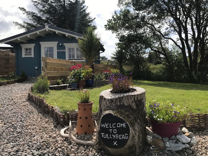 Tully Beag ~ A Little Log Cabin - Skye