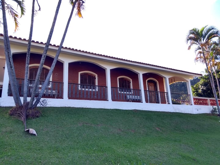 Casa Confortável Em ÁGuas De Lindóia, Jd Mirante - Águas de Lindoia