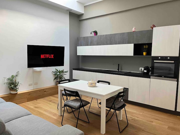Central Modern Apartment - Bari