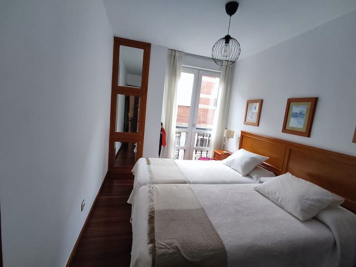 Céntrico Y Cómodo Piso - Santander