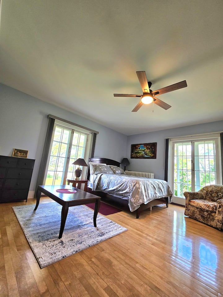 Room 201 King - Summerside