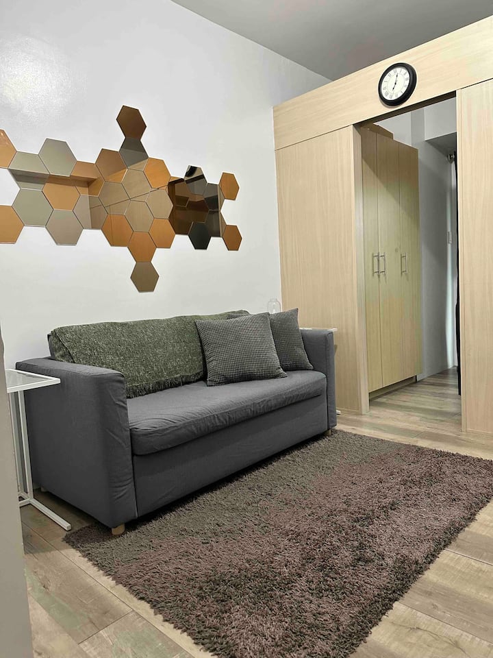 Modern 1br Condo Near Sm North - Quezon City