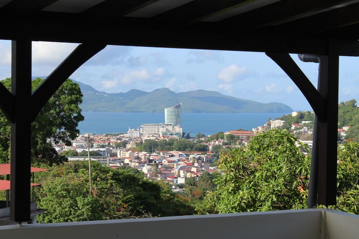 Bas De Villa Foyalaise, Studio Tout éQuipé,vue Mer - Fort-de-France