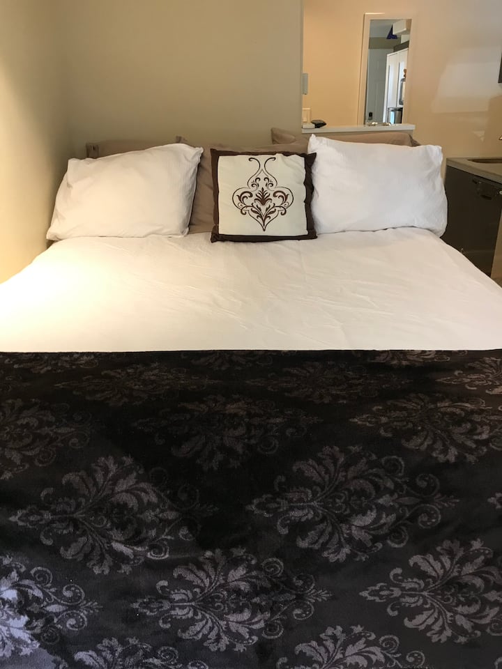 Sexy Little Studio - San Francisco, CA