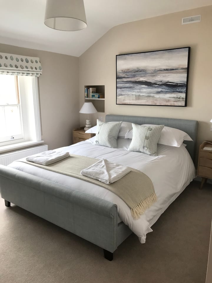 Beautiful Suffolk Seaside Home,  Amazing Sea Views - 로웨스터프