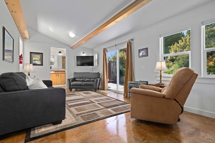 Redbud Guest House - Corvallis, OR