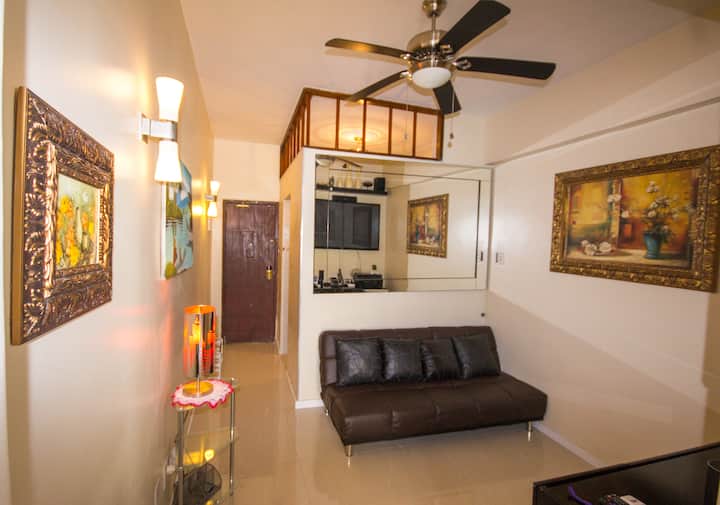 Copacabana 2 Blocks From The Beach - Rio de Janeiro