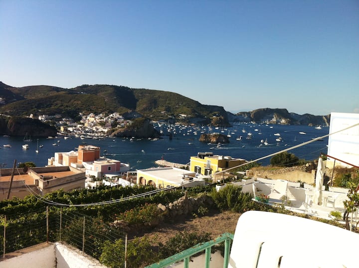 Ponza Porto - Grazioso Monolocale Con Vista Mare - Ponza