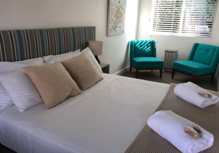 Thirroul Boutique Beach Hotel - Standard Queen - Bulli
