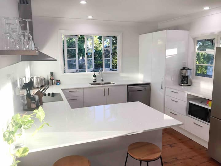 Spacious 4 Bedroom House - Walk To Southbank - Brisbane