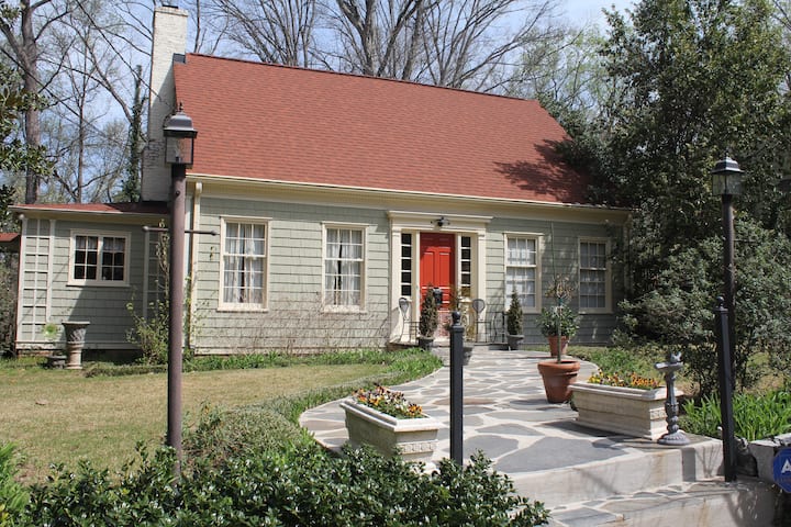 Private Retreat In Historic Atlanta - Atlanta, GA