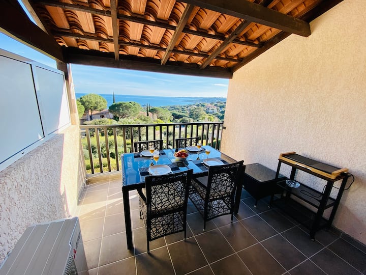 T2 Vue  Mer Sur Golfe St Tropez 
3* Clim  2/4p - Saint-Tropez