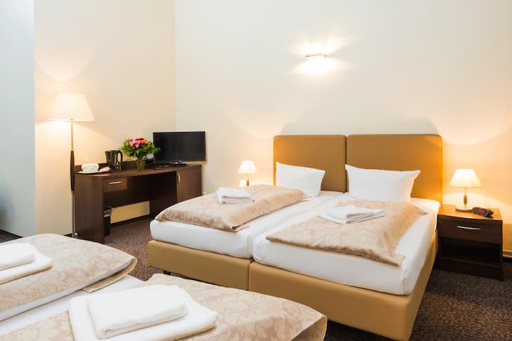 Fünfbettzimmer Am Kurfürstendamm - Berlín