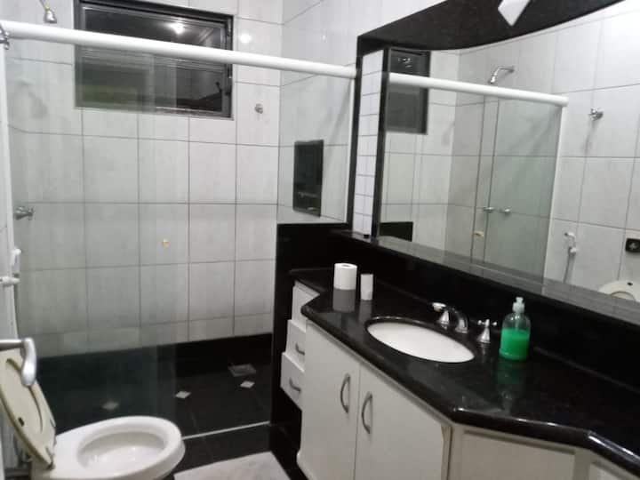 Casa Ampla Para Hospedagem Curta Ou Longa Temporad - Uberlândia