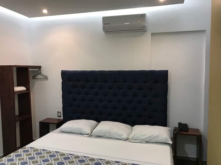 Habitacion King Size 2. Hotel Plaza Amalia. - Tuxtla Gutiérrez