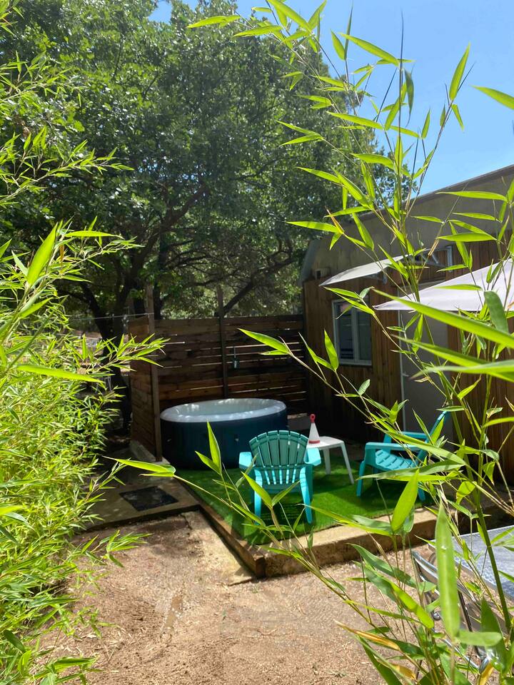 Studio Avec Jacuzzi Proche Aix En Provence - Lambesc