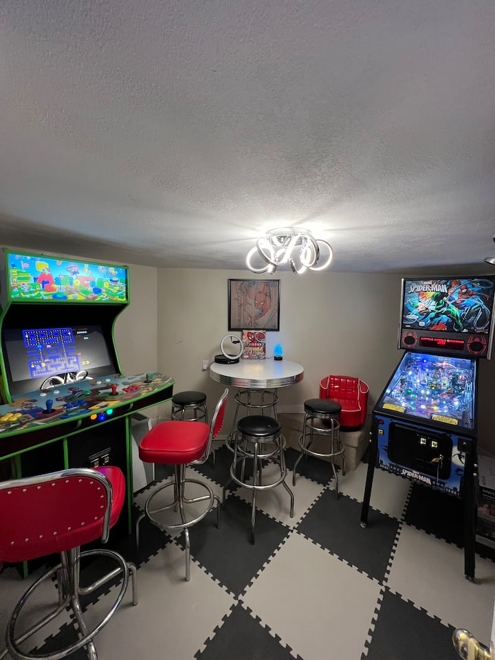 Family & Friend Arcade Suite - Mount Washington