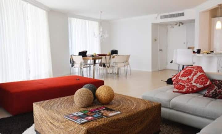 Excelente Rotonda 2 Bd Con Vista Al Mar Y Bahía! - Miami Beach, FL