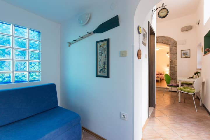 Charming Apartment In The Oldtown - Punat