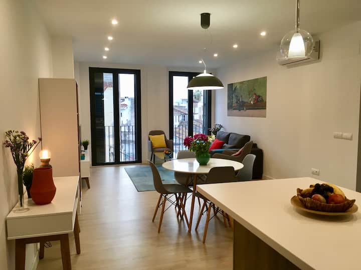 Light, Spacious Apartment In The Centro Historico - Málaga