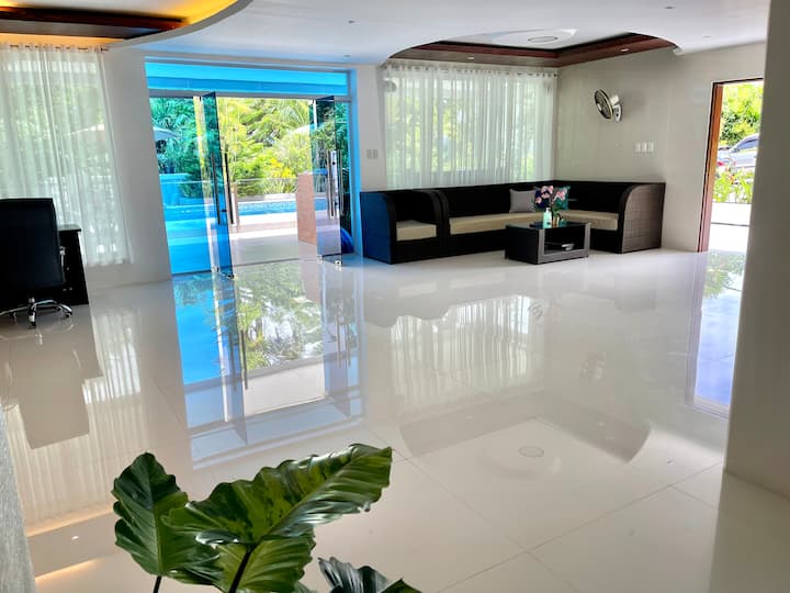 2 Queen Beds Single Room With Own Private Ensuite. - Puerto Princesa