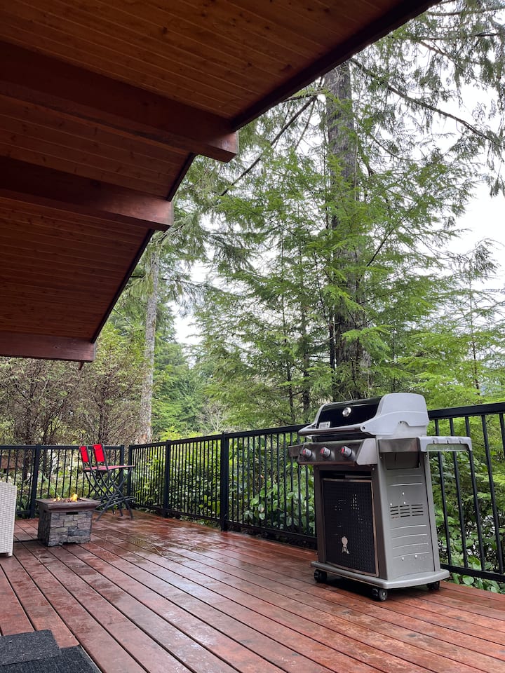 Cozy Cabin & Bunkhouse. Just Steps To The Beach - Vancouver Island