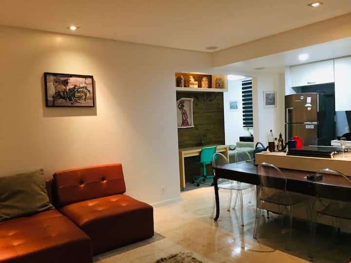 Conforto E ÓTima Localização No Rio Vermelho - Salvador