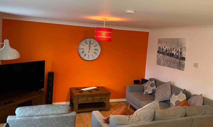 2 Bed Apartment, Close To River & City - Sleeps 5 - Exeter